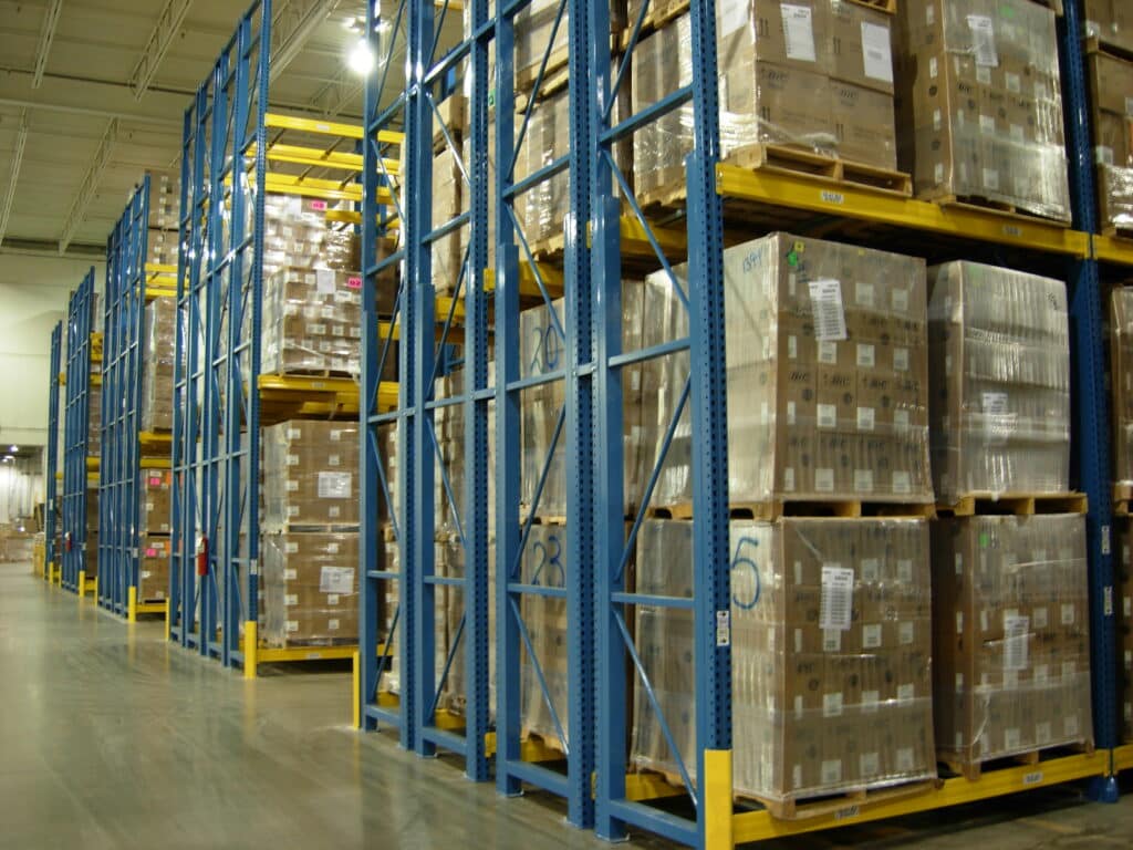How to Choose the Right Pallet Racking System | Voss Equipment, Inc.